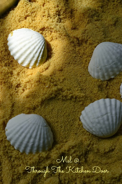 Through The Kitchen Door: Kuih Bangkit (Tapioca Cookies)