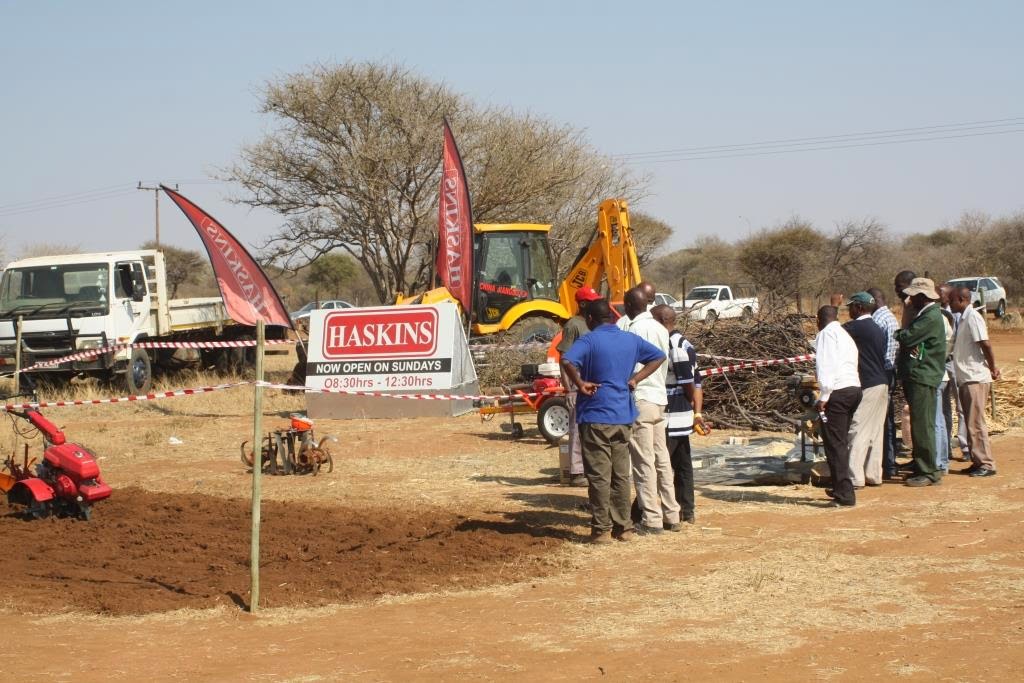 Tomcat Chippers: J Haskins & Sons show off Tomcat Chippers in Botswana