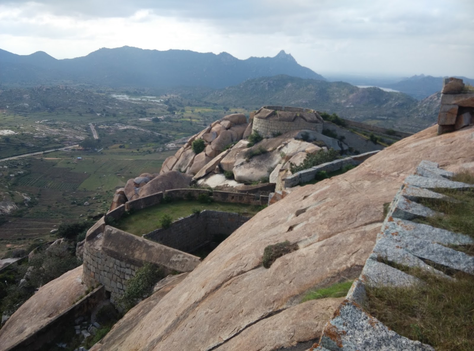 Just Saying......: Avalabetta and Gudibande fort