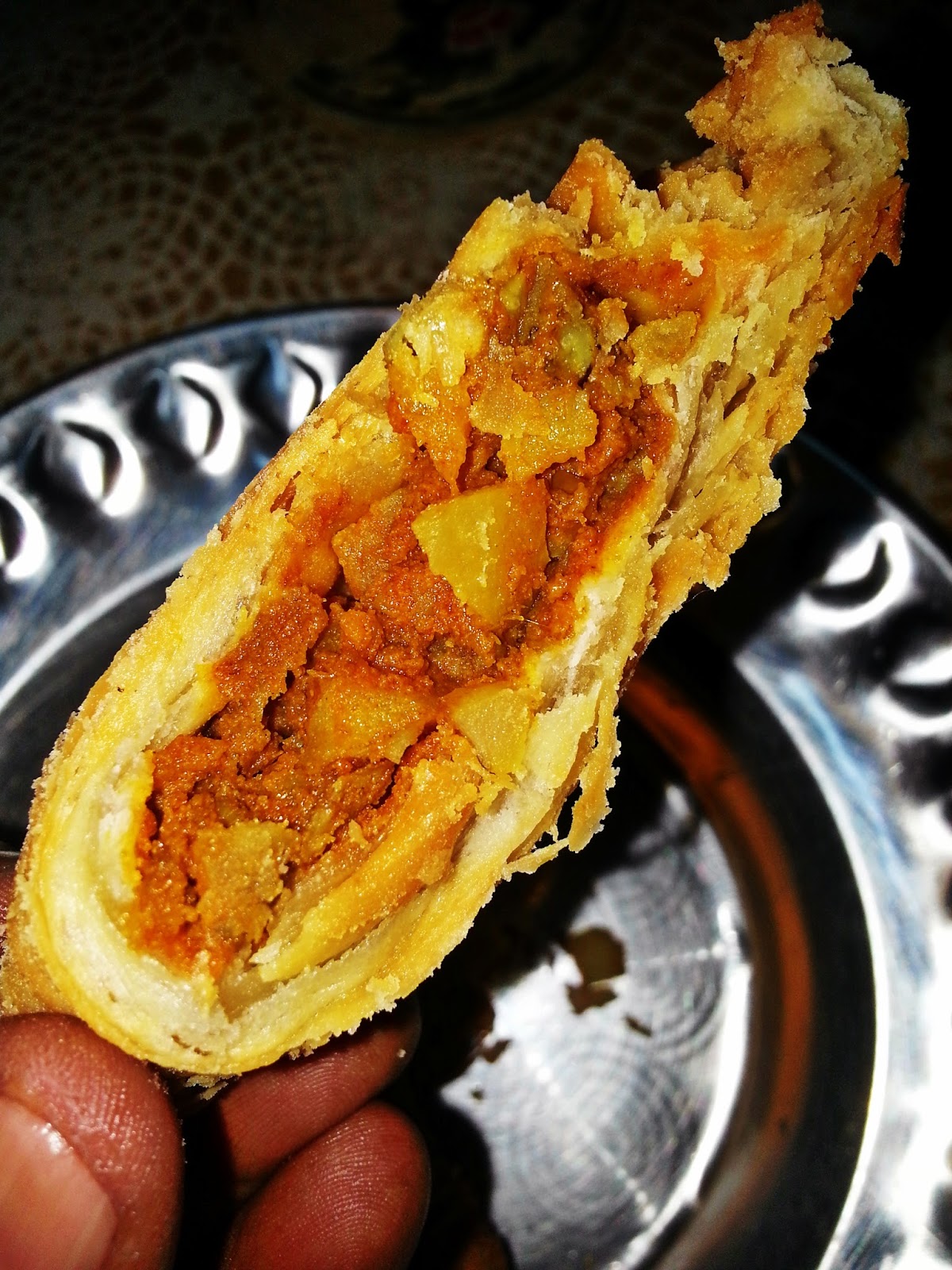 Venoth's Culinary Adventures: HOMI Chicken Curry Puff @ SS2, Petaling Jaya