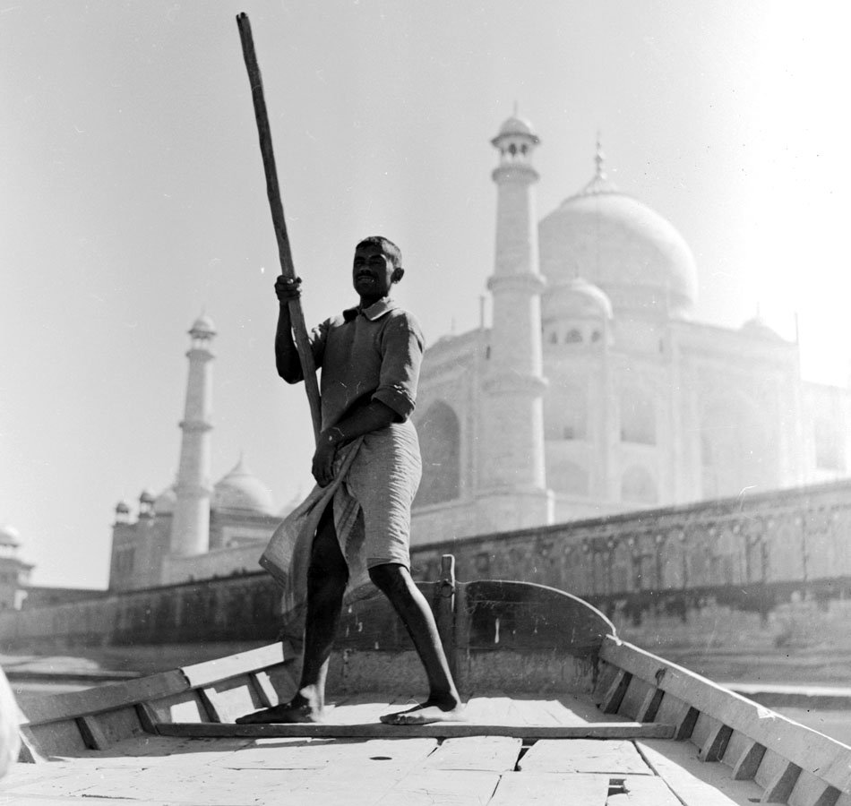 Pictorial India 1950 - ARUNACHALA GRACE