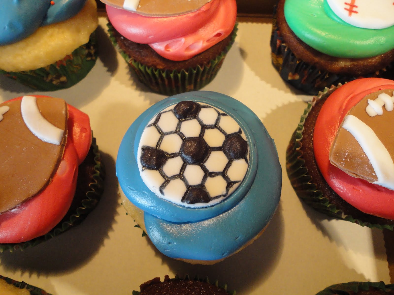 Pink Sugar Cupcakes: Go Team, Cupcake!