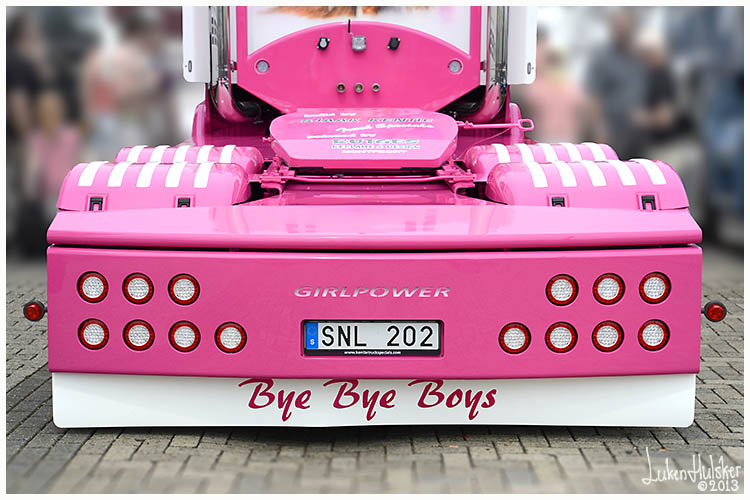 SCANIA: Scania ''Girl Power'' MK Transporter