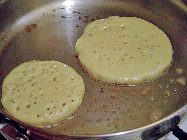 Docaitta Lifestyle: Foraging 16: A Dandy Breakfast? Dandelion syrup and ...