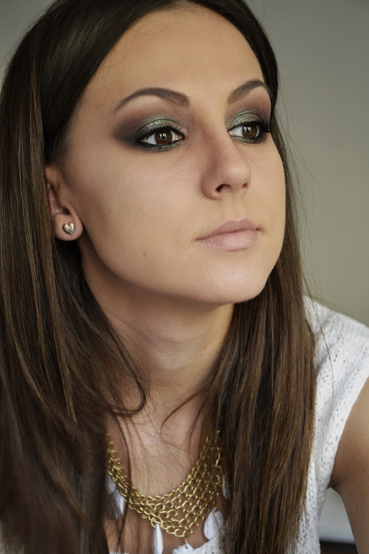 All I need is love and great shoes.: Brązowo- zielone smokey eyes