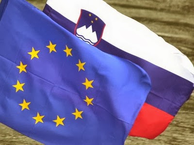 VSO Triglav : Državni simboli so slovenski simboli