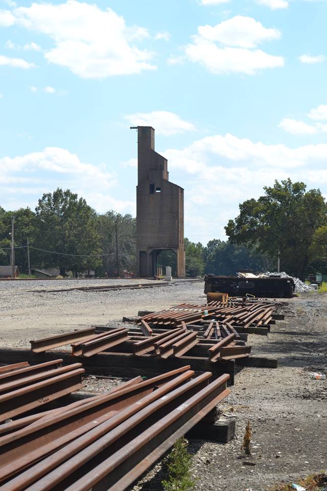 Towns and Nature: Lambert, MS: ?/IC/Y&MV Coaling Tower
