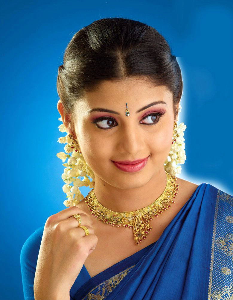 Nimisha Suresh In Saree