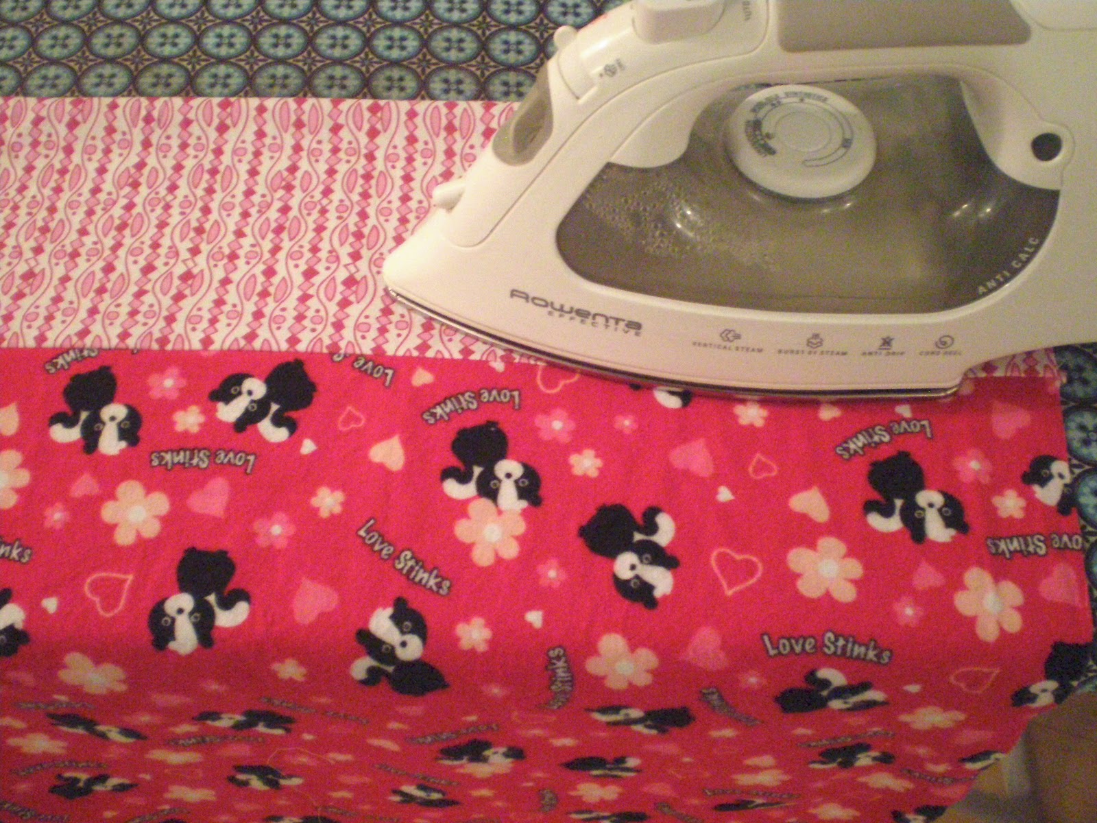 Frilly Lilly: Easy Pillowcase Tutorial