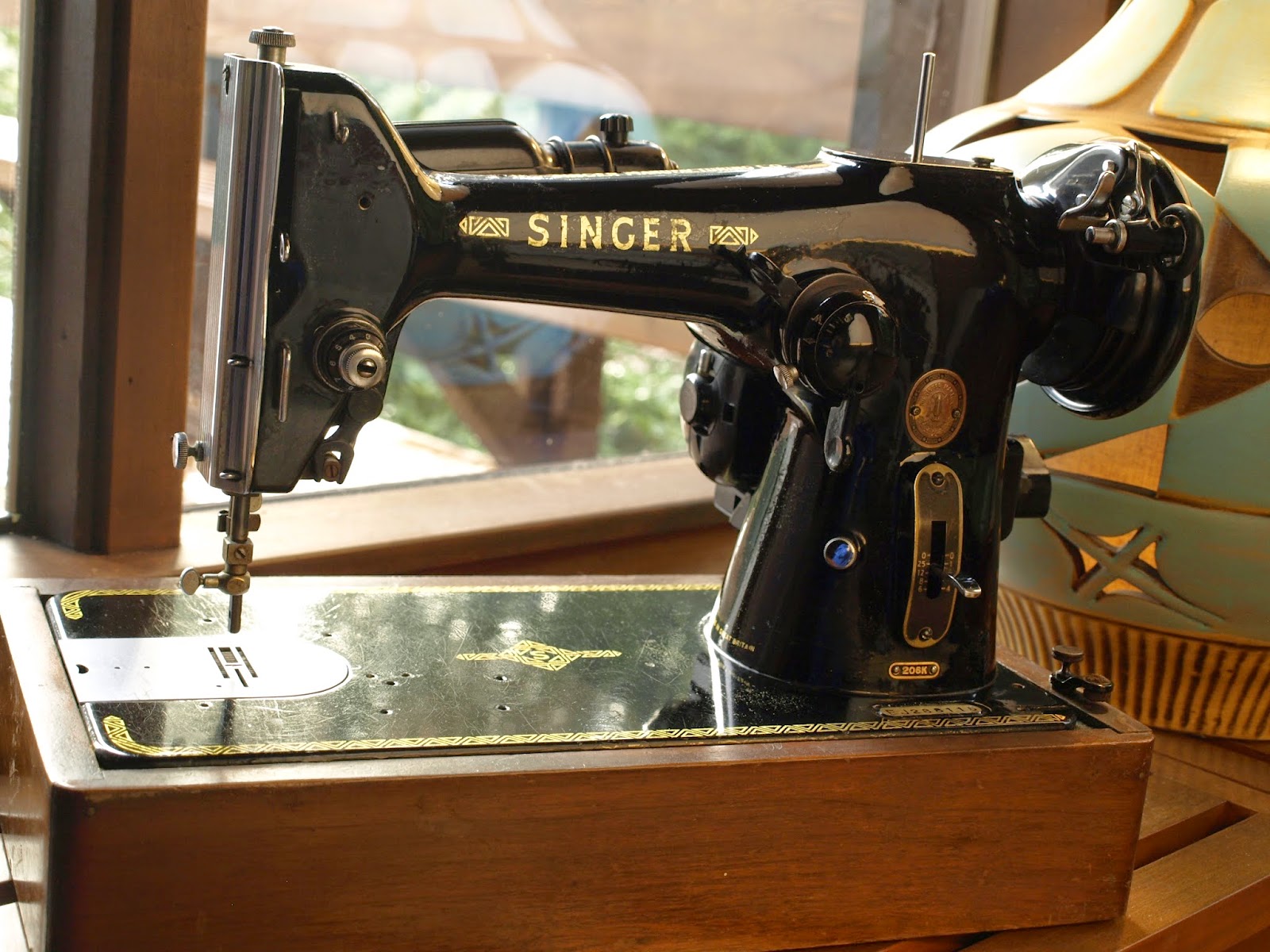 Tight Acres: Singer 206K