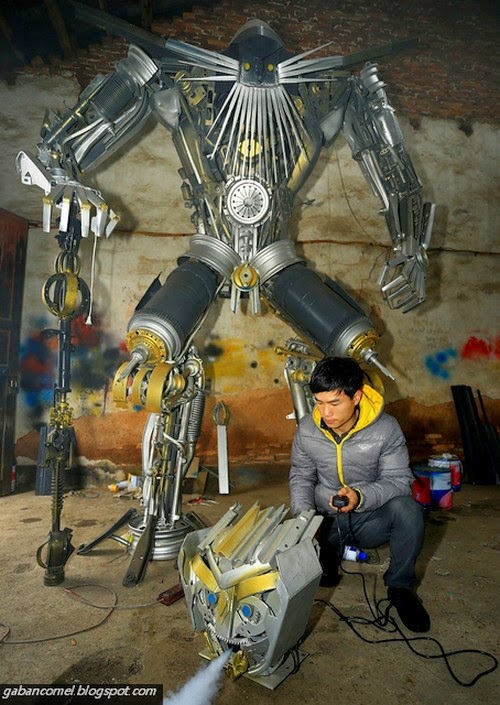 Gempar!! Cara Petani Bina Robot Transformer - Sinaran Berita