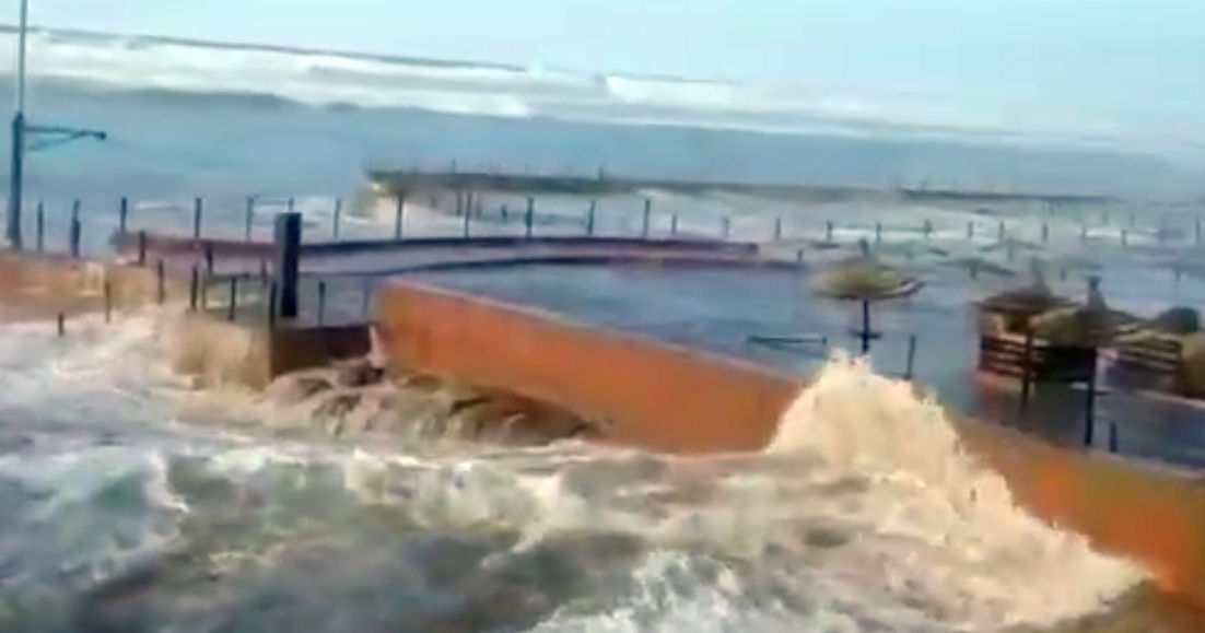 THE VIEW FROM FEZ: Surf is up in... Casablanca!