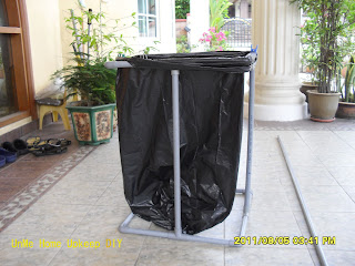 UnME HOME-UPKEEP DIY: Making your own Garbage Bag Holder.