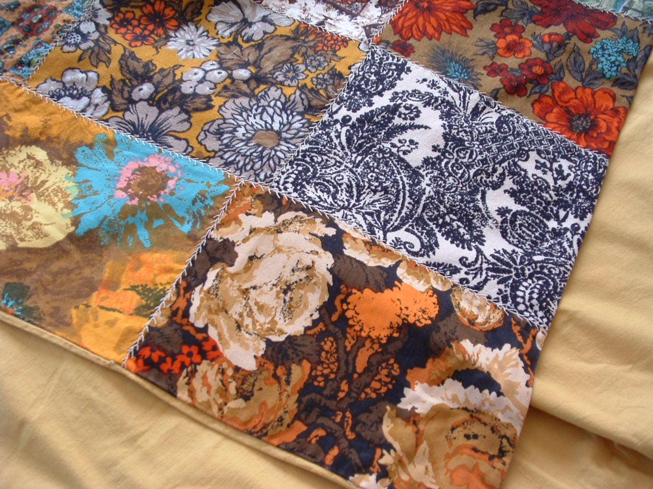 The Literate Quilter: Mid-Century American Colonial Decorating Fabrics ...