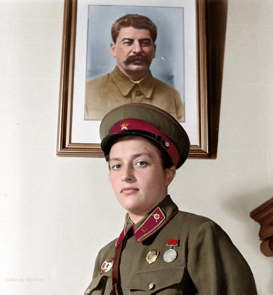Stunning Colorized Photos of Legendary Soviet Female Snipers From WWII ...