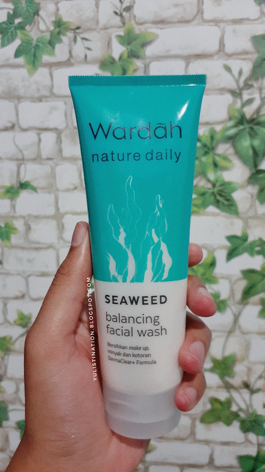 REVIEW : Wardah Nature Daily Seaweed Balancing Facial Wash & Facial ...
