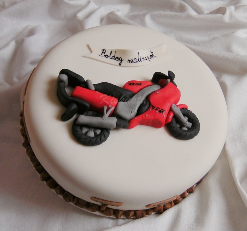 Kiskukta torta: Torta Hondával