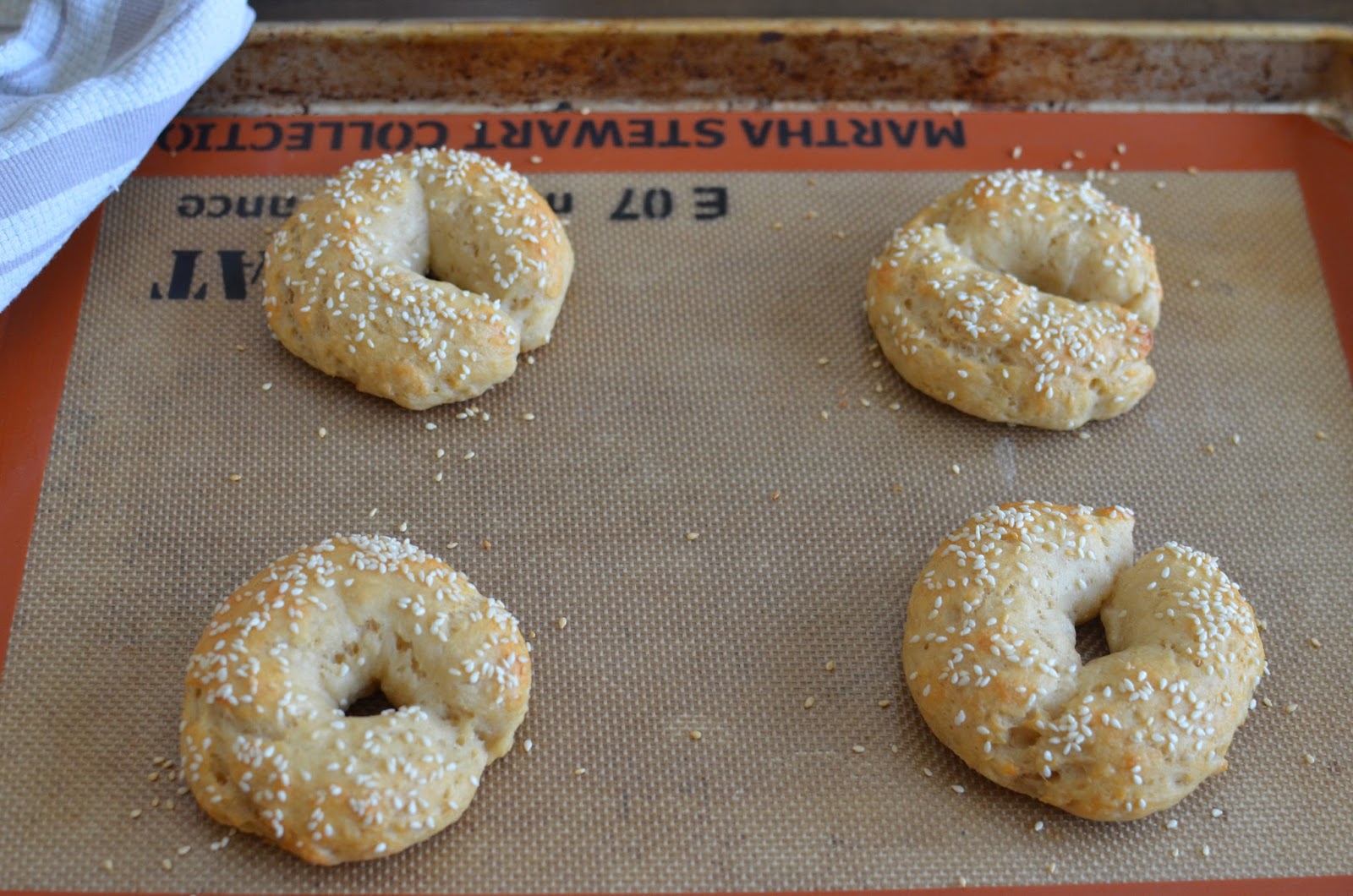Playing with Flour: Easy bagel recipe!