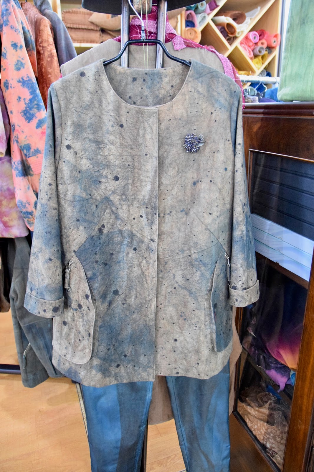 Hanji filming Part 3 ....... Natural dyeing of Hanji