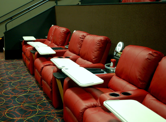 A Bit of Sparklefarkle: {AMC Dine-In Theatres: A Preview of Esplanade 14}