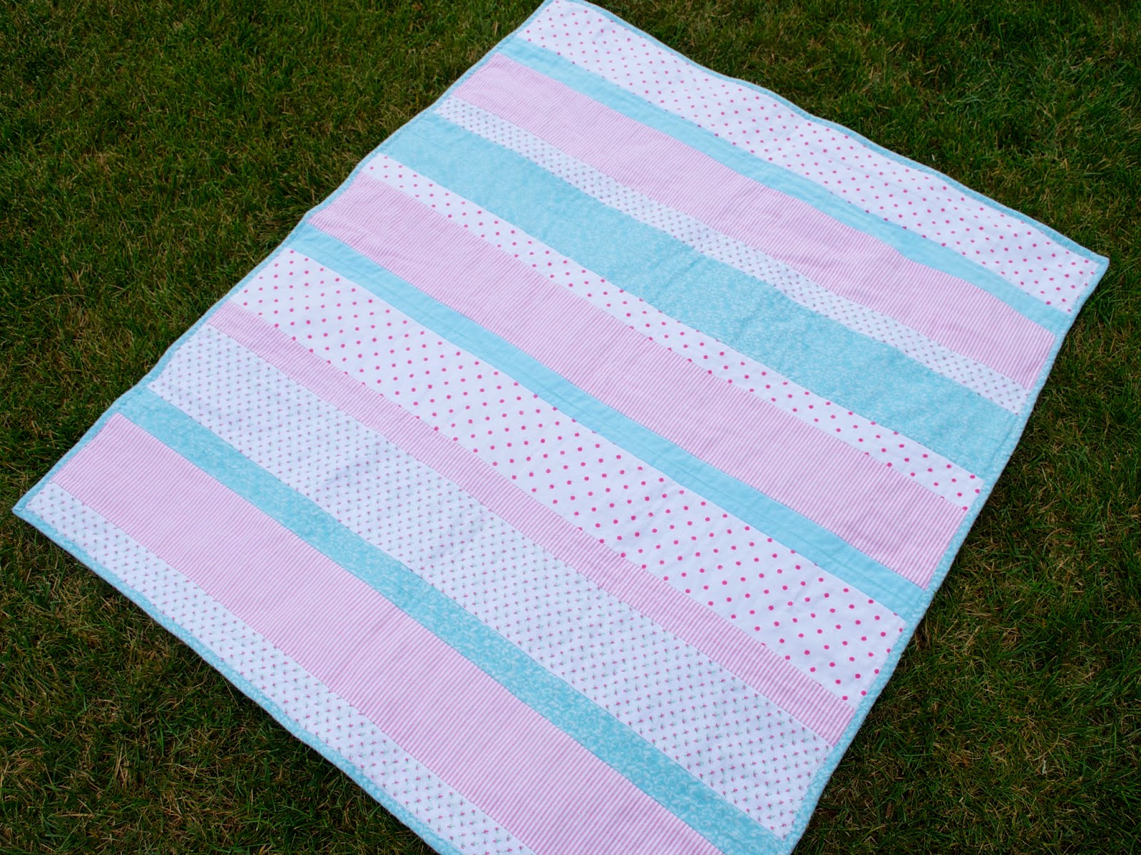 Mrs. Jones: Baby Rag Strip Quilt