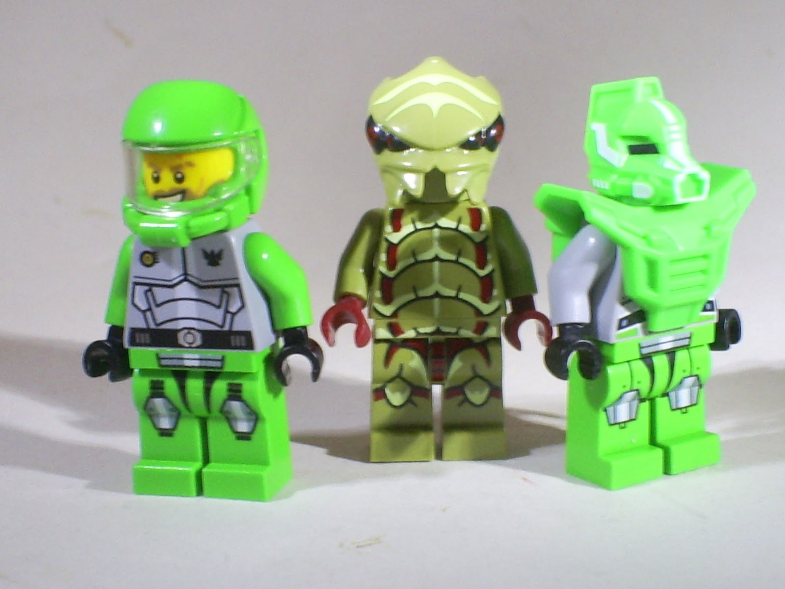 That Figures: REVIEW: Lego Galaxy Squad Vermin Vaporizer
