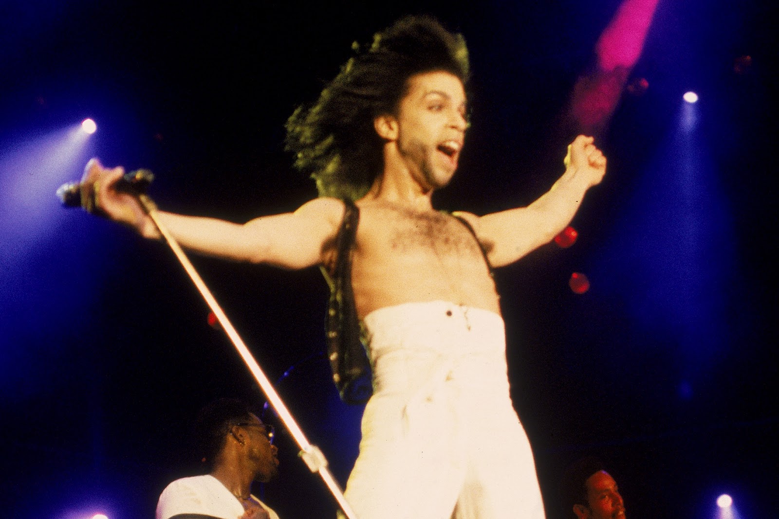 Remembering a Fashion Icon – A Look Back at 20 Prince's Best Fashion ...