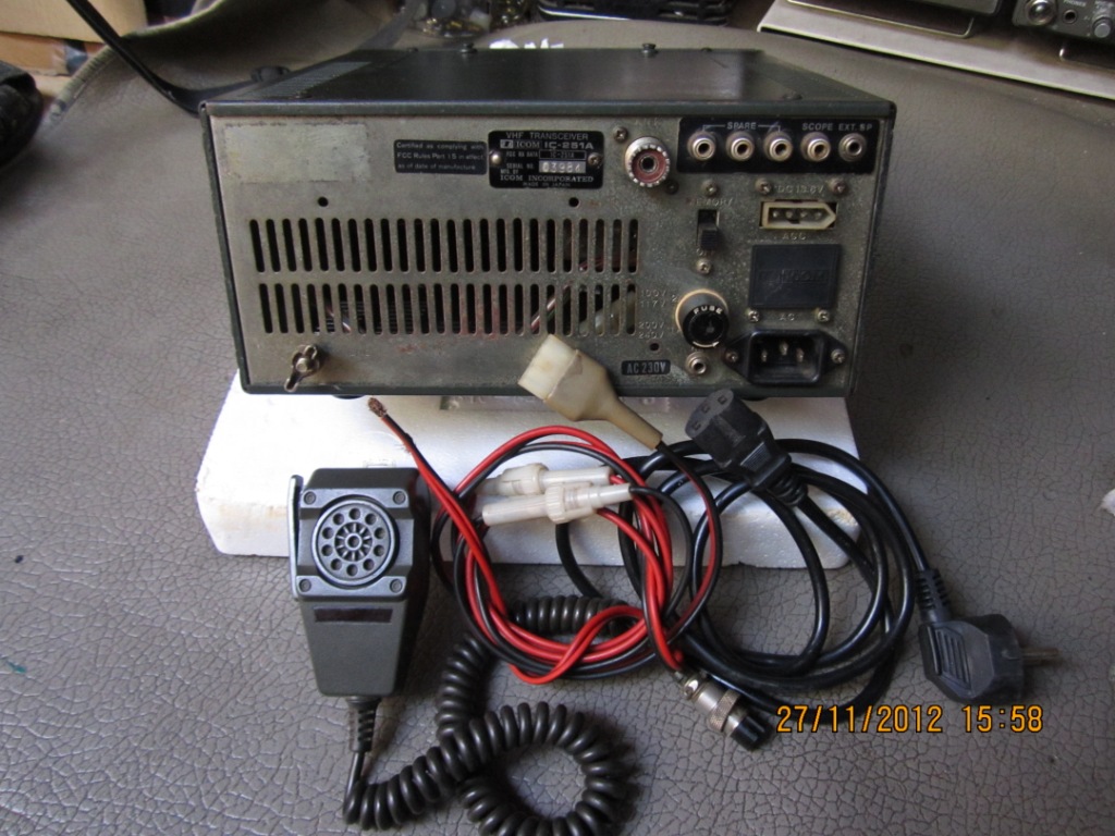 Need some help identifying this DC power connector / pinout for ICOM IC ...