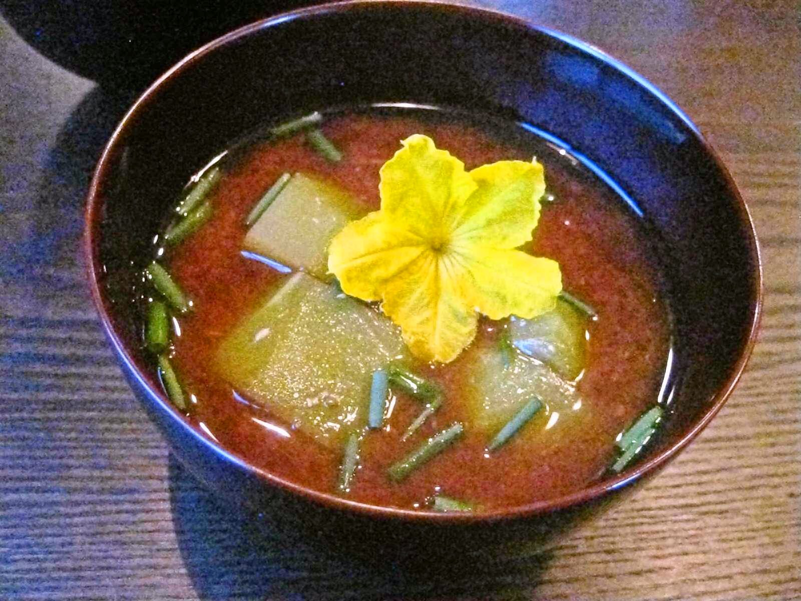 Recipes for Tom: Hayatouri no akadashi / red miso soup with chayote
