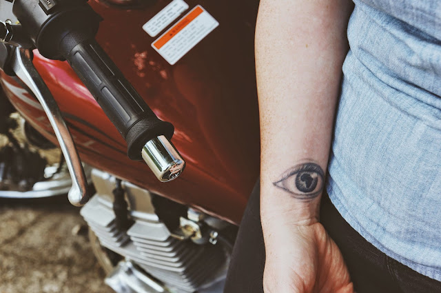 Belle du Voyage: The Pictures of Morgan Gray