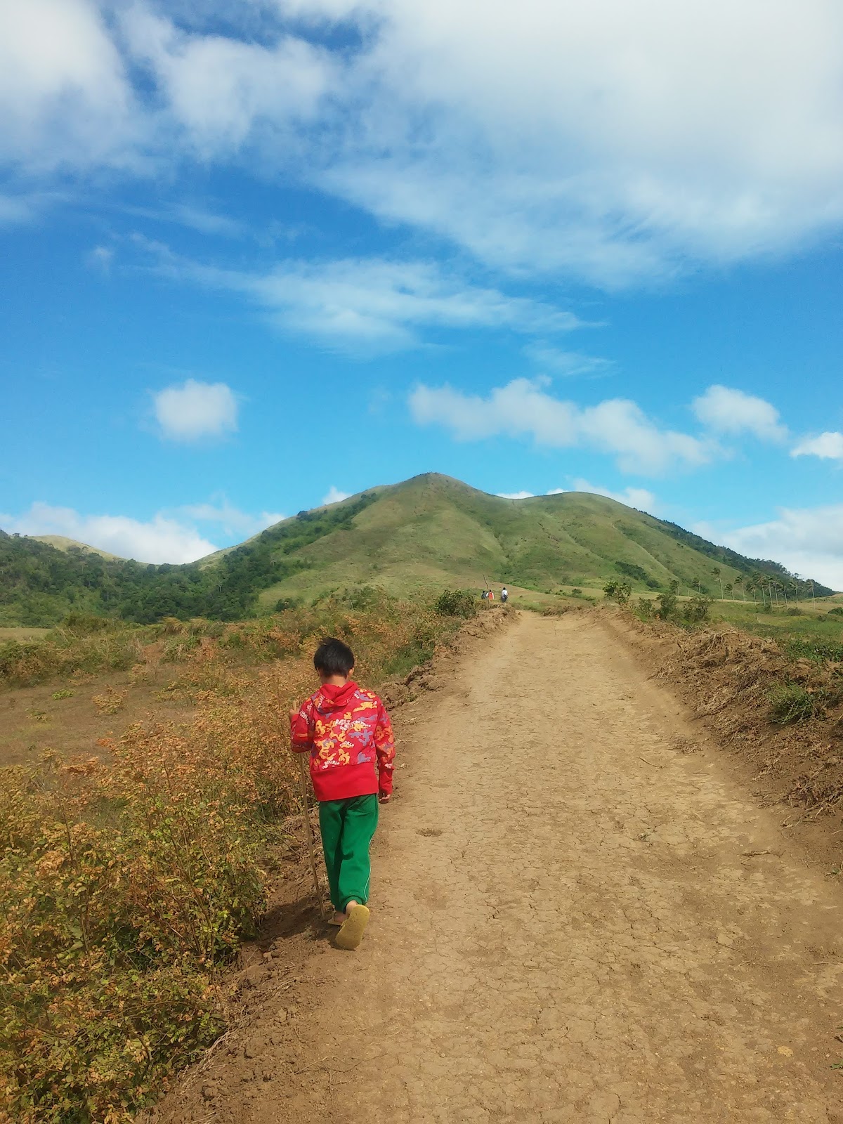 Hiking Guide to Mt. Talamitam - Mt. Apayang - moredantravels