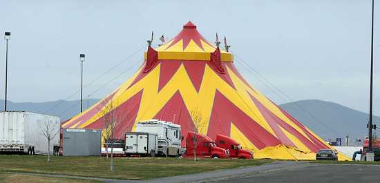 ..Circus Anonymous..: ..Tarzan Zerbini Circus..Set-up..Pasco,Wa Shrine ...