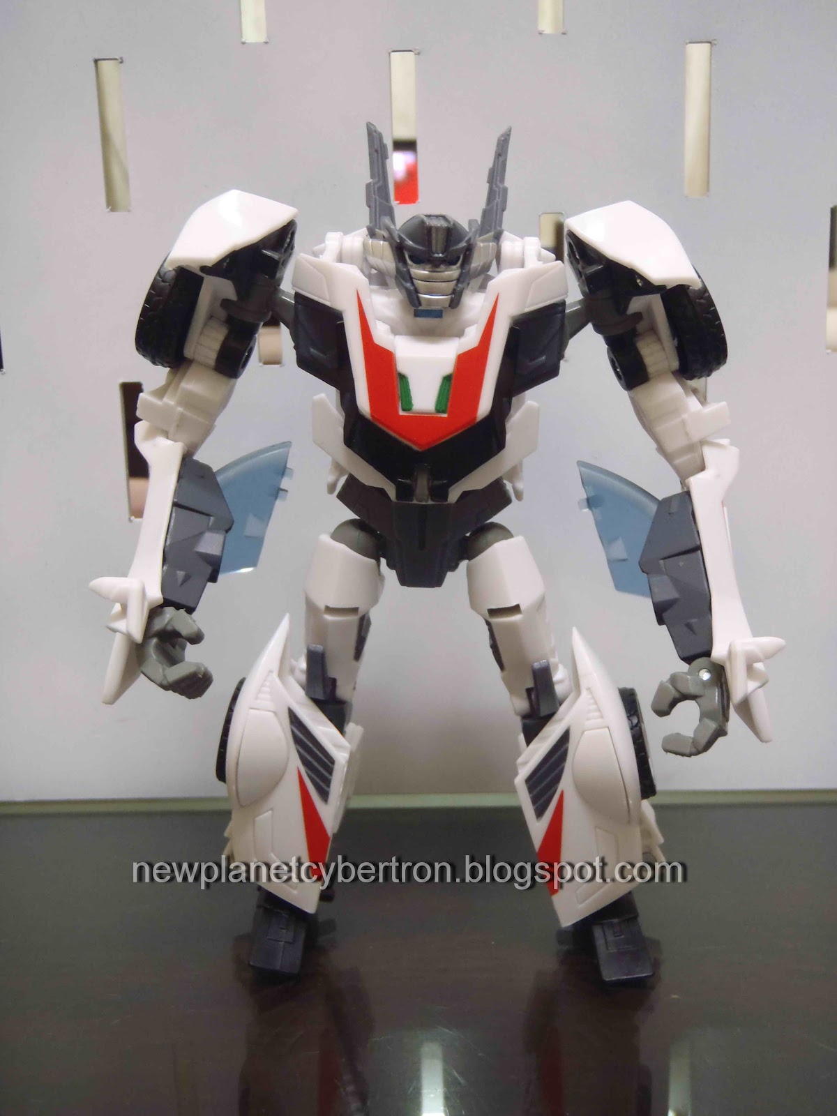 New Planet Cybertron: Transformers Review: Wheeljack (Prime RiD Deluxe)
