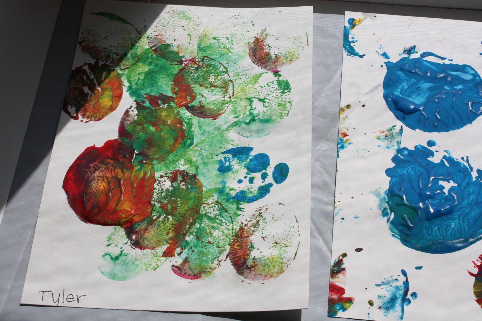 Living the Super Life: Messy Fun Toddler Art Projects!