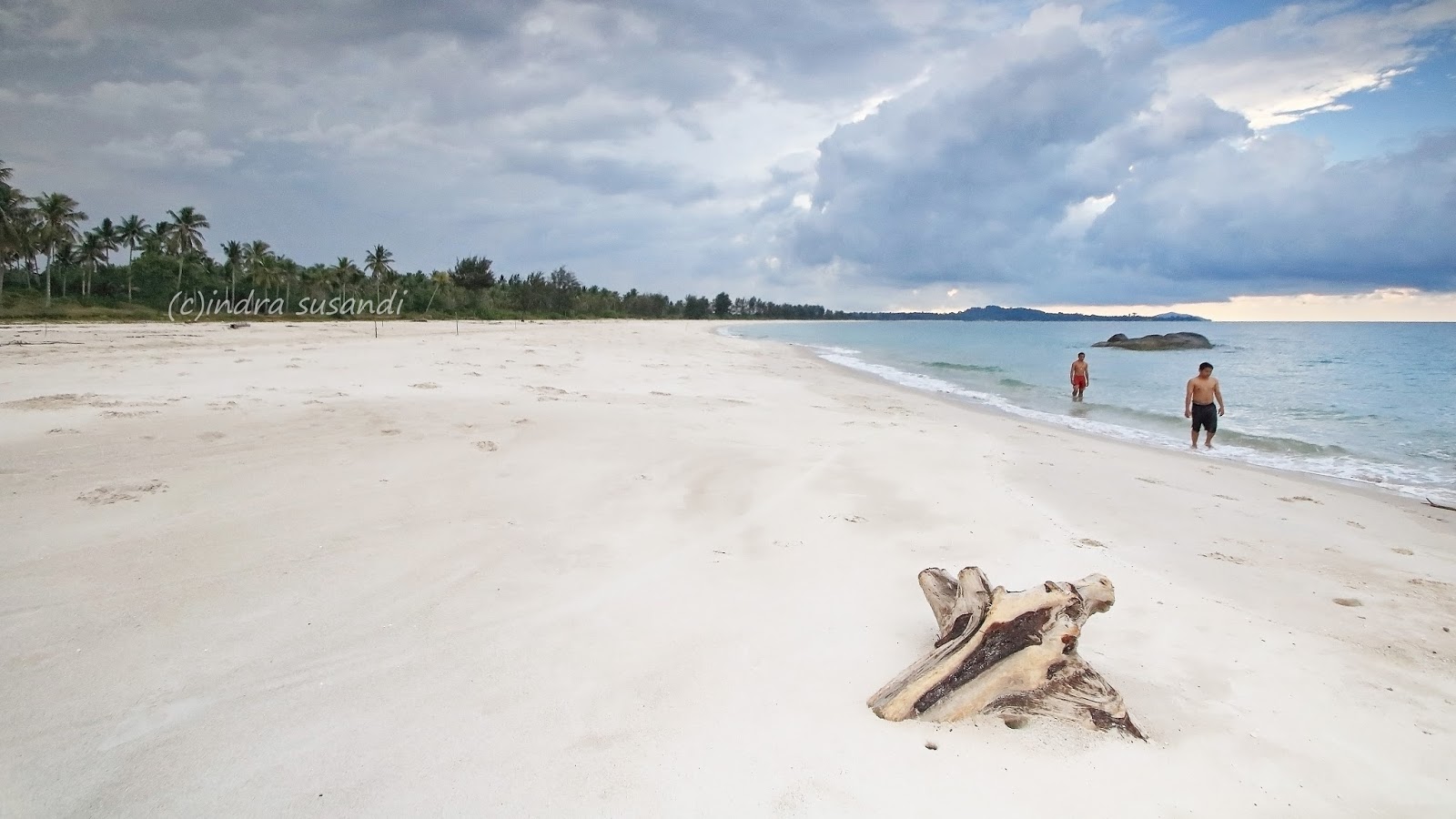 Wisata Bangka Part II: Pantai Matras, Pantai Tikus Emas dan Puri Tri ...