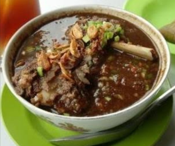 Rm Tepi Sawah Ny.Pammu: Referensi makanan khas toraja dan bugis