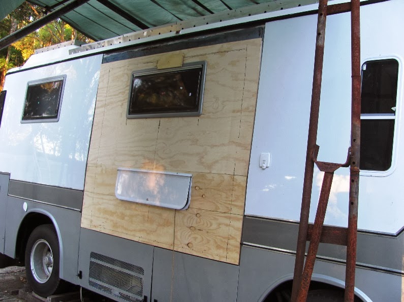 Robbiebago Adventures: The Slide-out systems have arrived