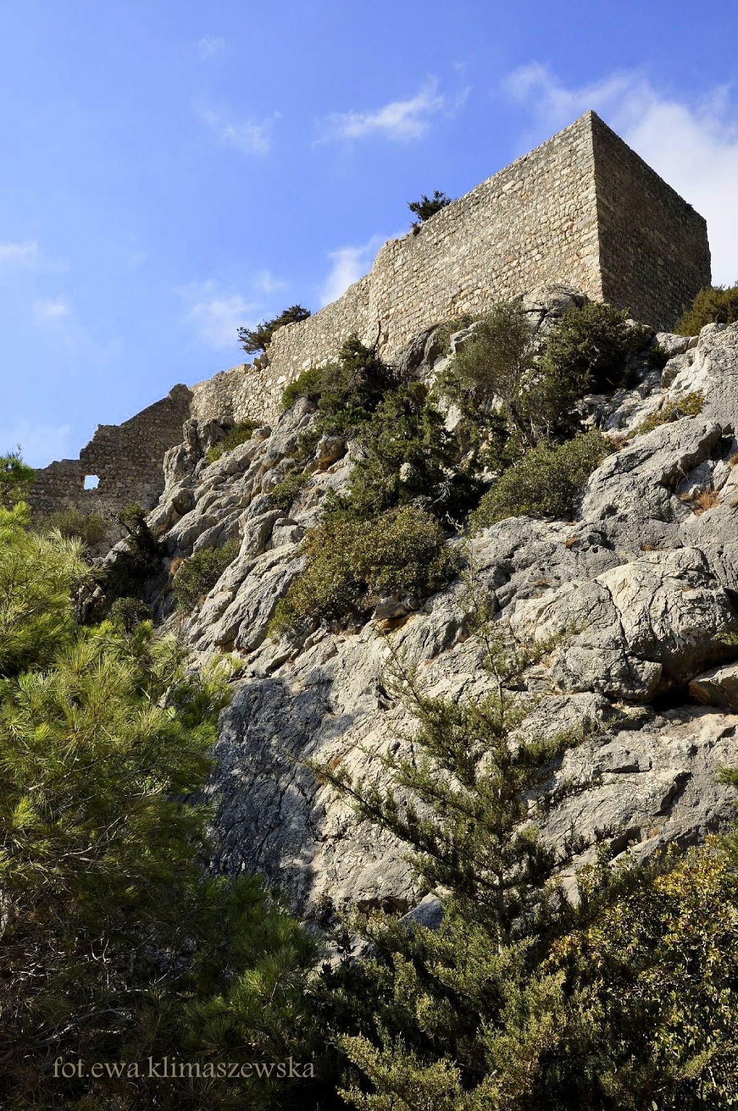 Naprzeciw SZCZĘŚCIU: Rodos - ruiny zamku Monolithos