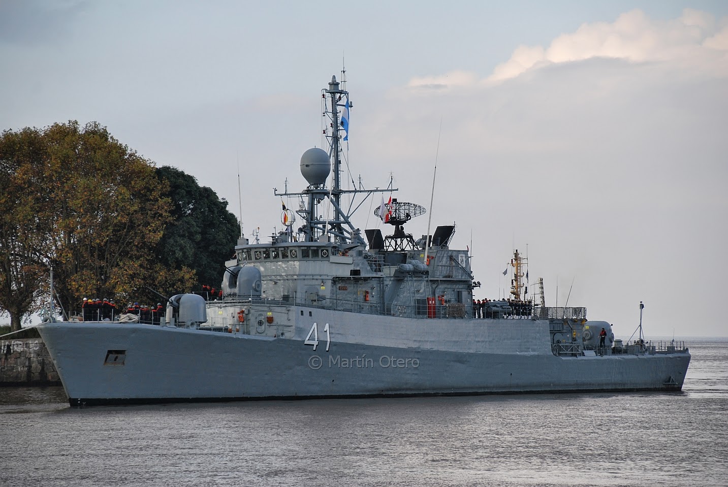 Poder Naval: Llegan los buques para la Ceremonia por el Día de la Armada