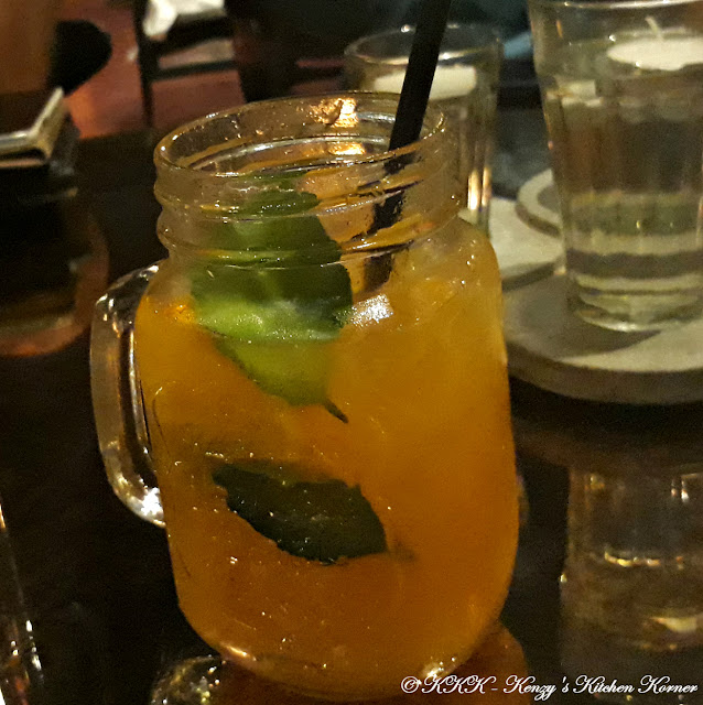 Kenzy's Kitchen Korner... : Farzi Cafe - A food purist happily ‘farzified’!