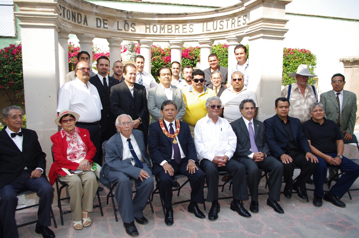 Rinden Homenaje al creador de la Escuela de Artes y Oficios en ...