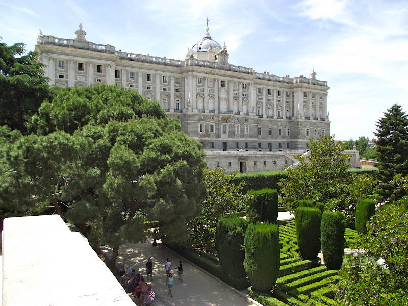 What's Going on With Katie: A Day Trip to the US Embassy in Madrid