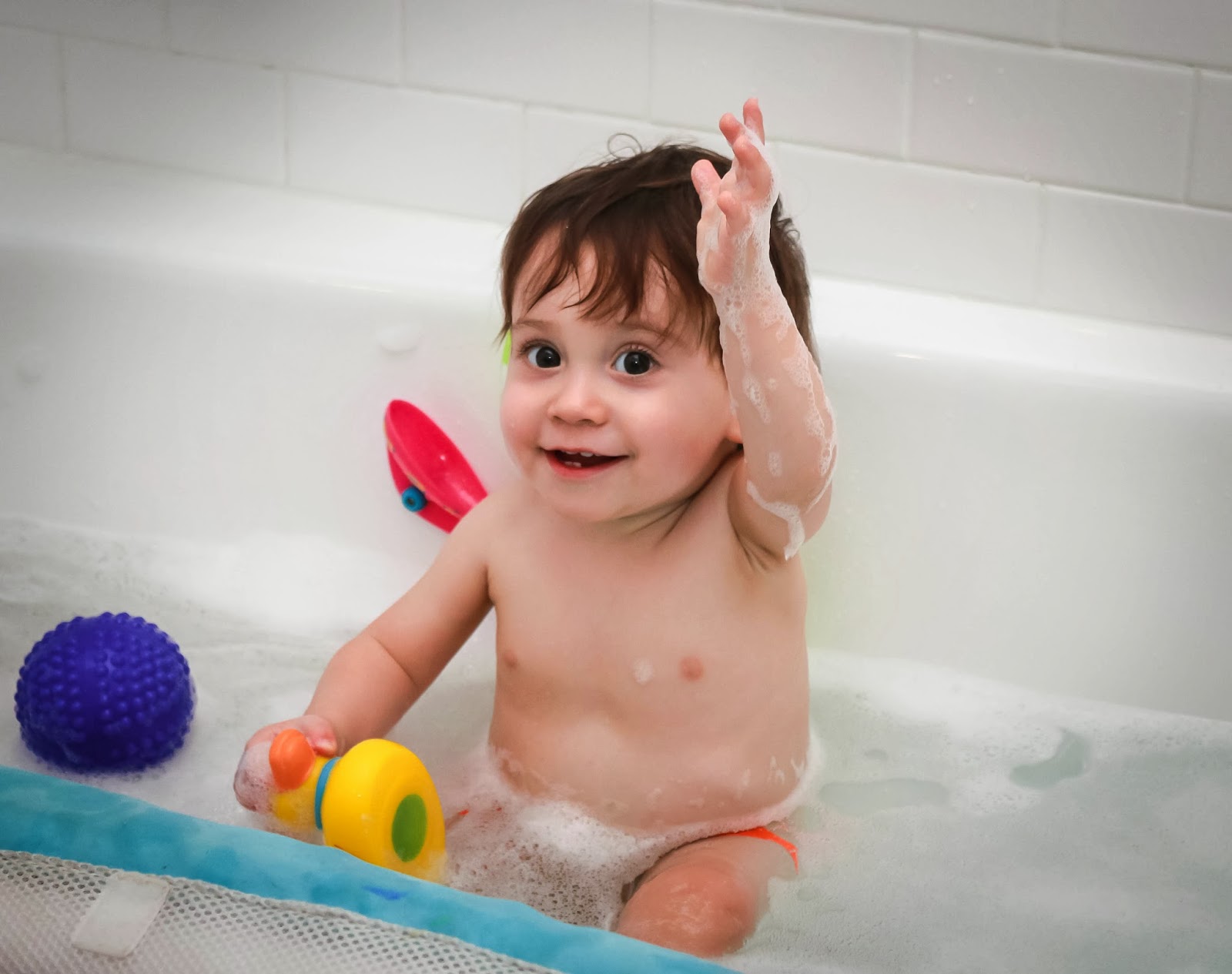 The Holmes Family Blog: BATH TIME