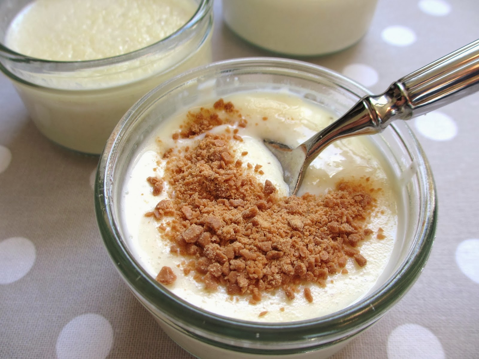 COOKING JULIA : SEMOULE AU LAIT À LA VANILLE