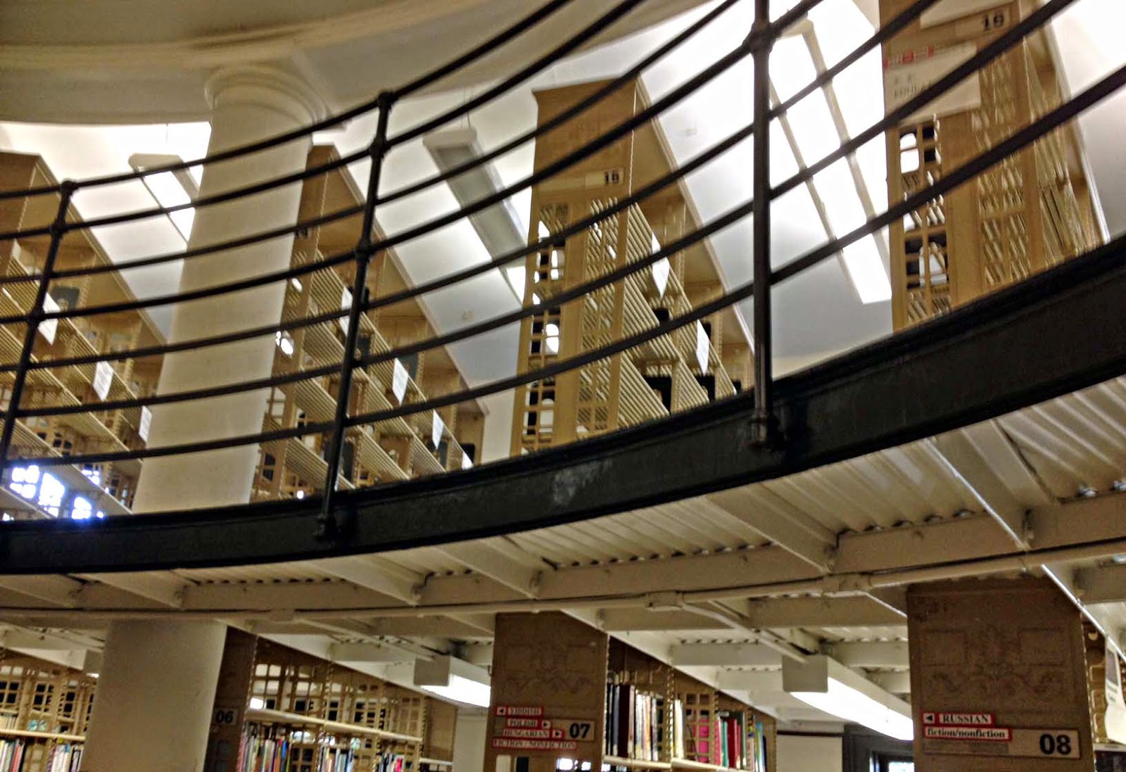 Citizens Defending Libraries: “Fully stocked and overflowing shelves of ...