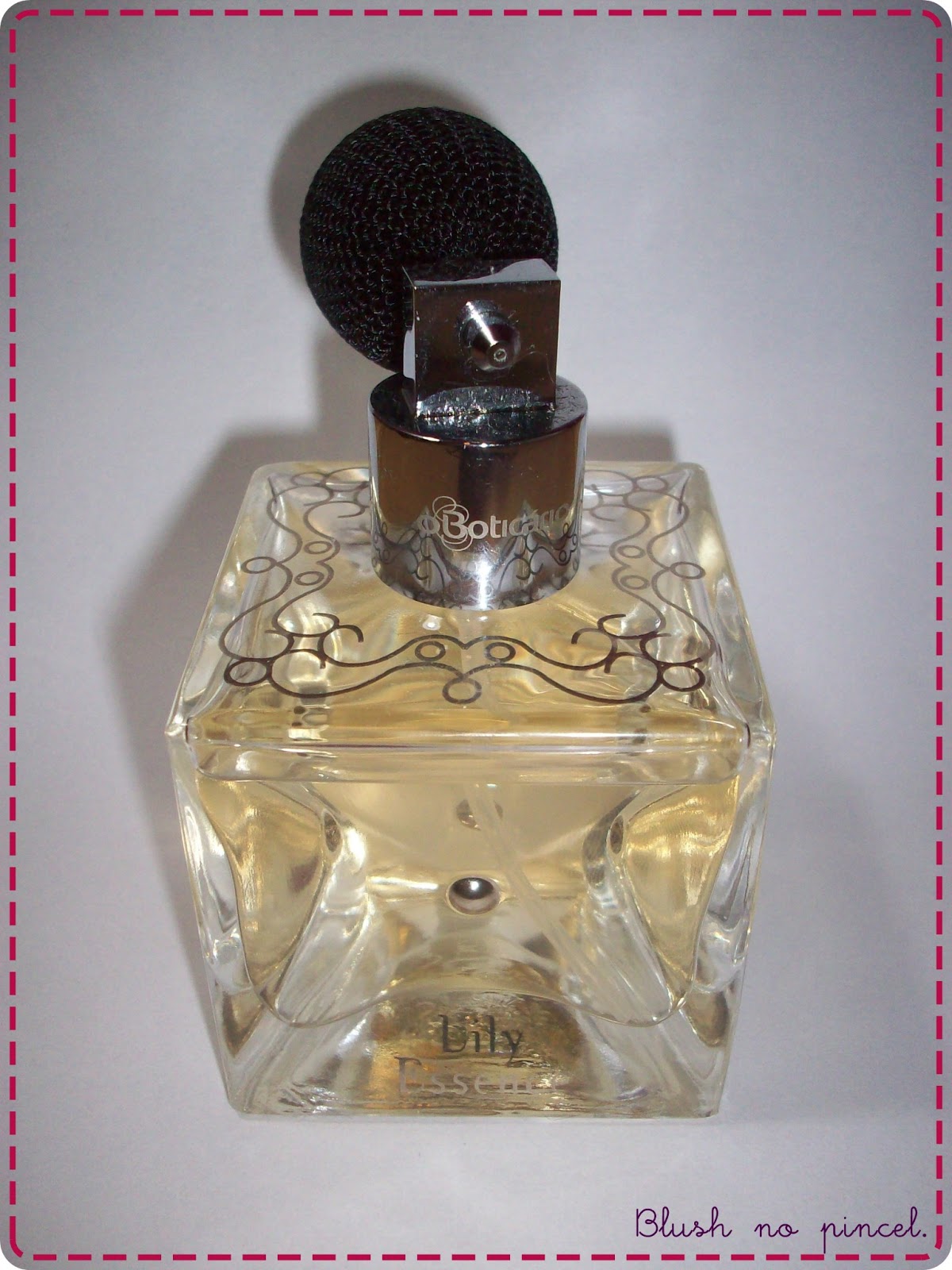 Blush no pincel: Perfume Lily Essence + Creme.