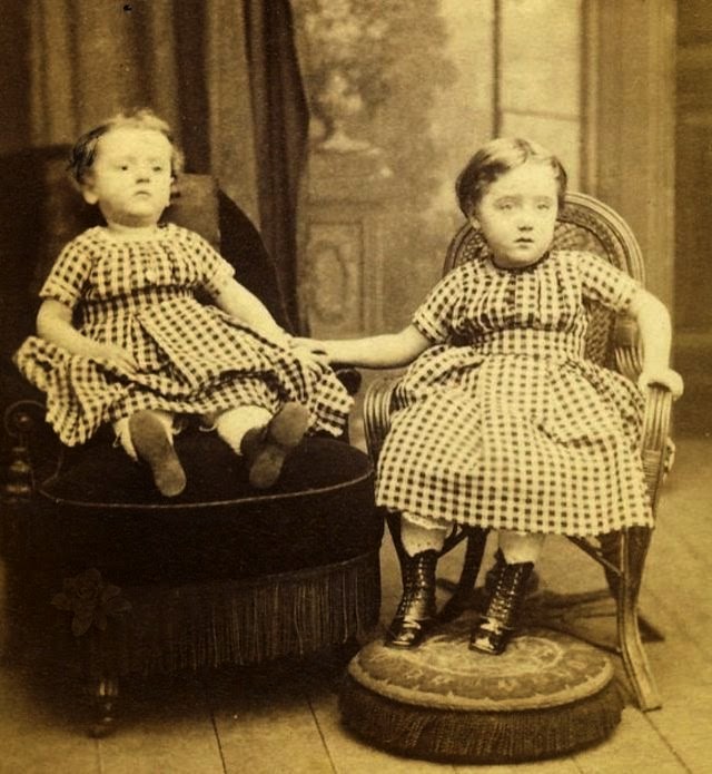 Life on: [ The Seventh Cloud ] : Children and Post-mortem photography Pt. 3