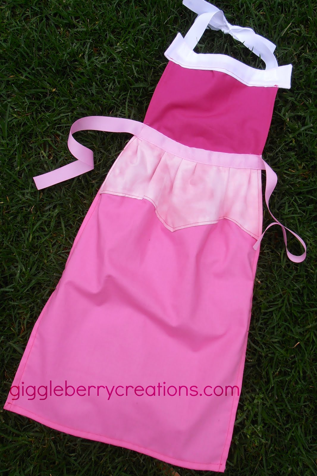 Giggleberry Creations!: Princess Dress-Up Aprons!