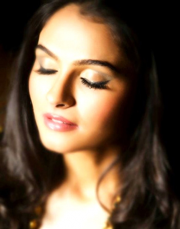 cinemesh: Actress Andrea Jermeih New Photoshoot Stills