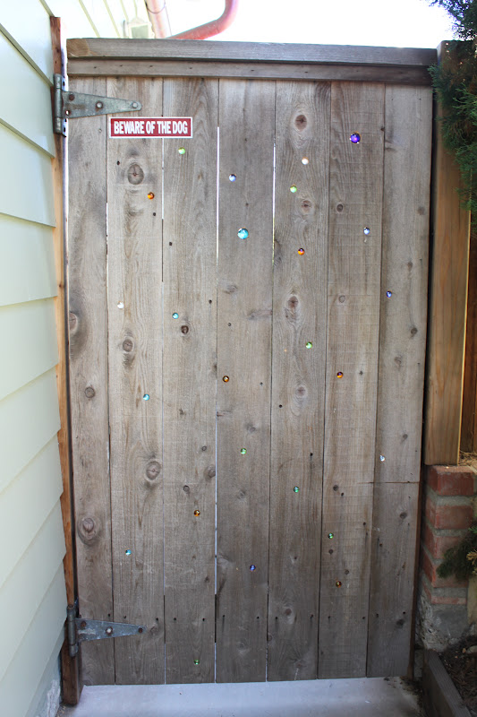 "Cottage By The Sea": Making Old Cottage Gates Pretty